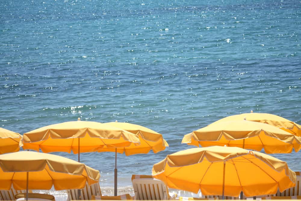 20 Steps to Recreate a Summer in France - Everyday Parisian